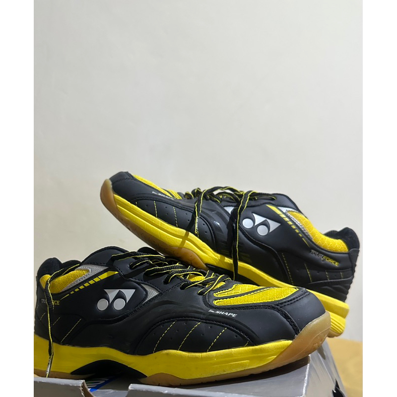 Jual Sepatu Badminton Yonex Kuning Hitam Ori | Shopee Indonesia
