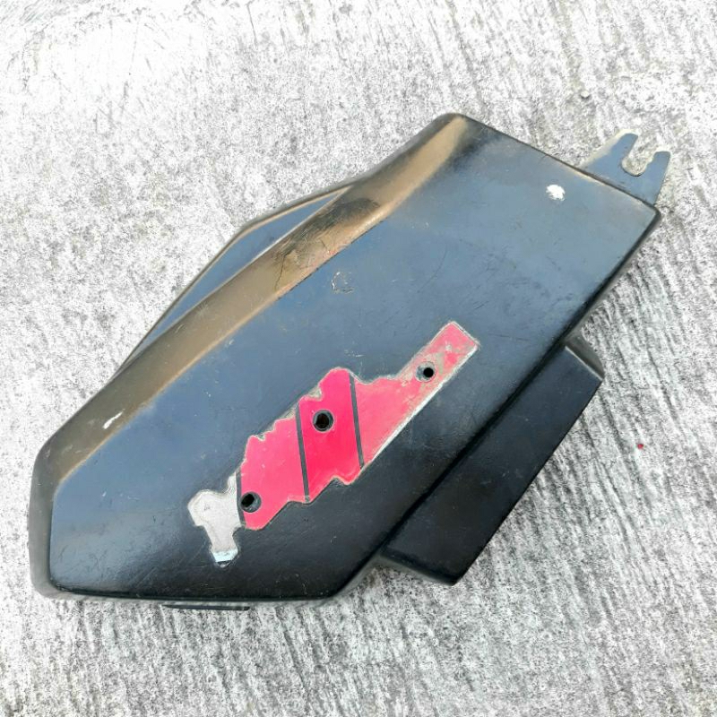 Jual Honda Astrea Prima Body Cover Box Aki Tepong Kanan Original Bekas ...