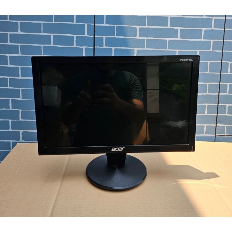 Jual MONITOR LED ACER 16 IN MULUS MANTAP LENGKAP KABEL VGA DAN POWER ...