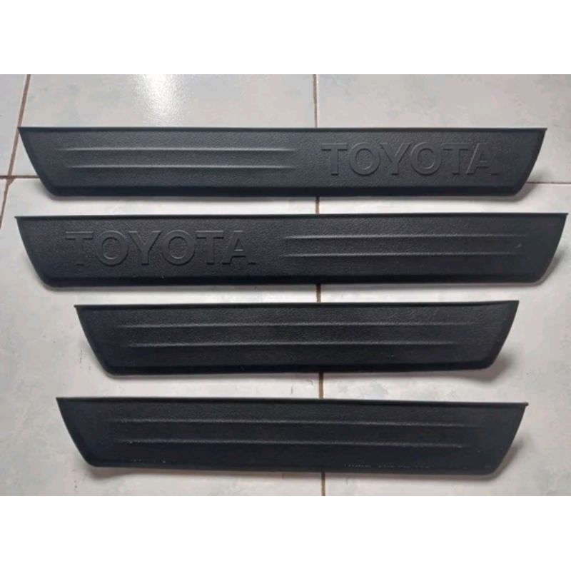 Jual pengaman kaki SIIL/SEILPLATE SAMPING BAWAH INNOVA REBORN original ...