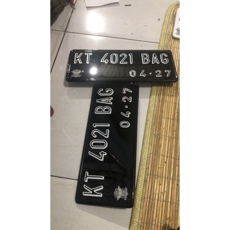 Jual plat costum motor warna hitam (model rata) BAUT TANAM sticker 3m ...