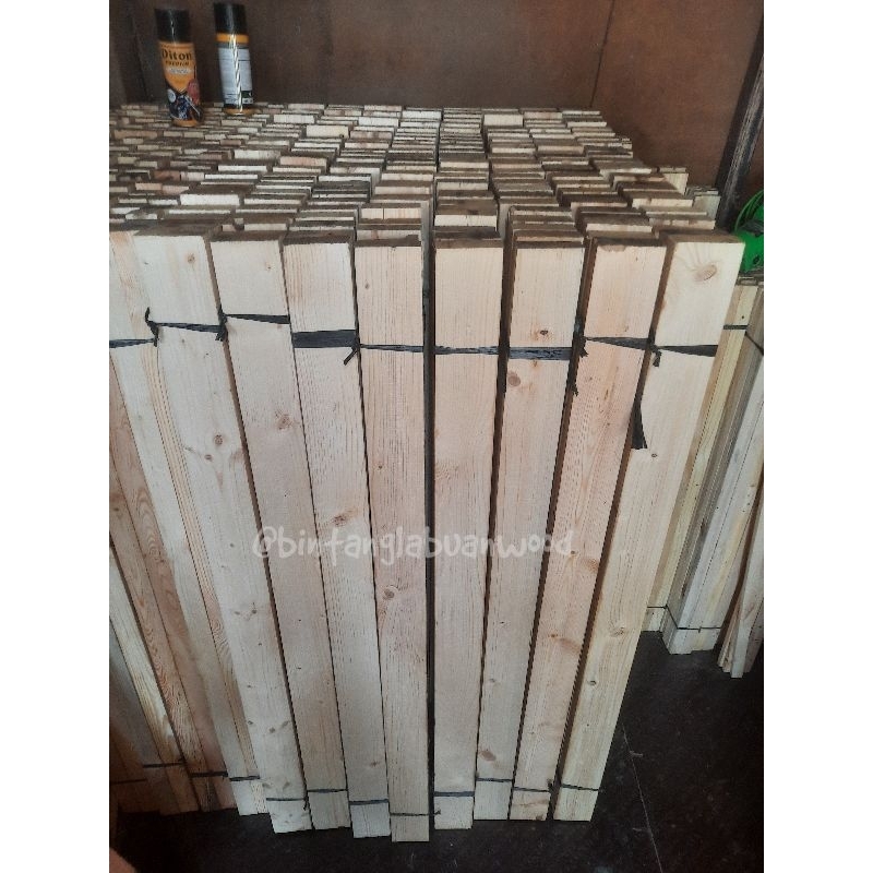 Jual Kayu pinus jati belanda 130cm x 10cm x 3.5cm | Shopee Indonesia