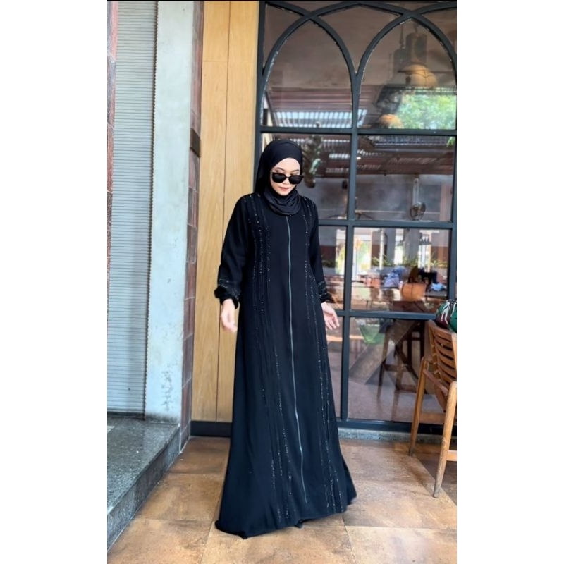 Jual Abaya Gamis ZIPER VELIA BLACK Swaroski Abaya Dubai Hitam | Shopee ...