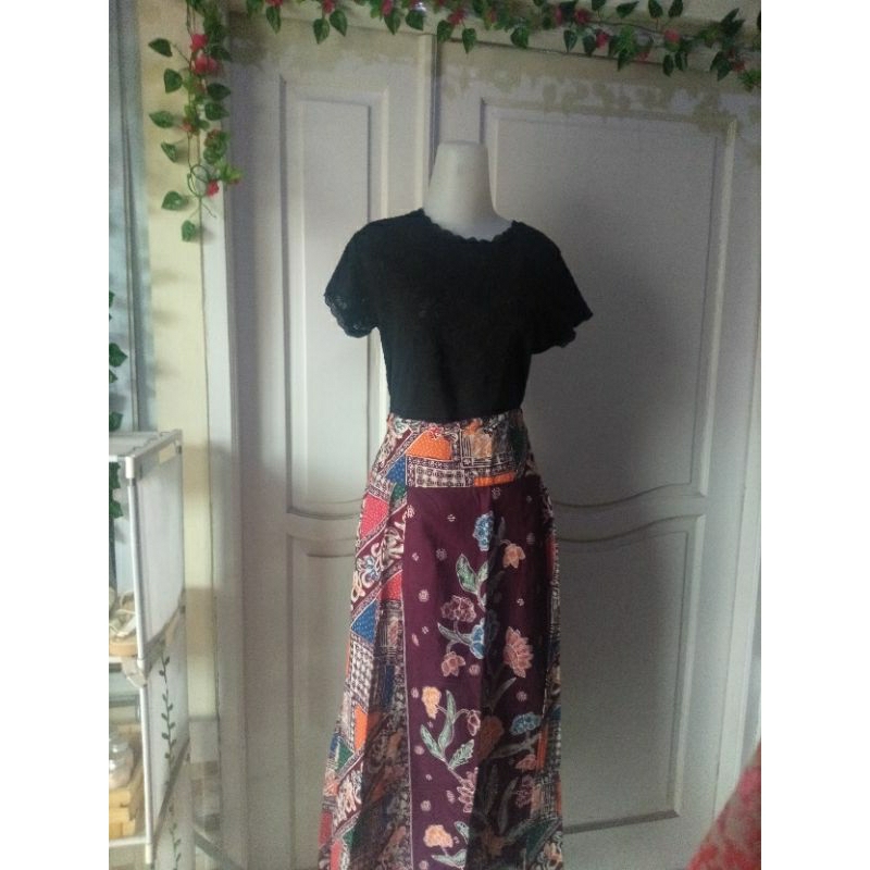 Jual "Rok motif batik preloved (tanpa atasan)" | Shopee Indonesia
