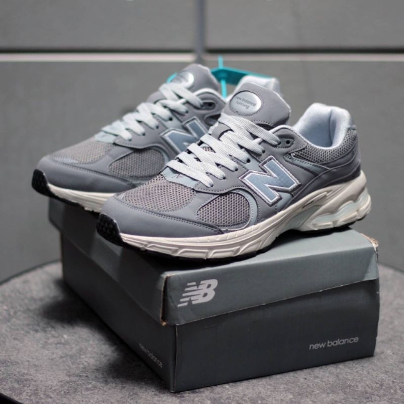 Jual Sepatu Sneaker New balance 2002r light grey | Shopee Indonesia
