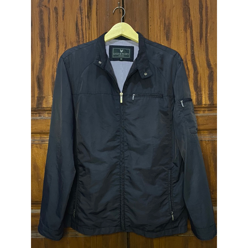 Jual jacket parasut second original //Thriffting baju | Shopee Indonesia