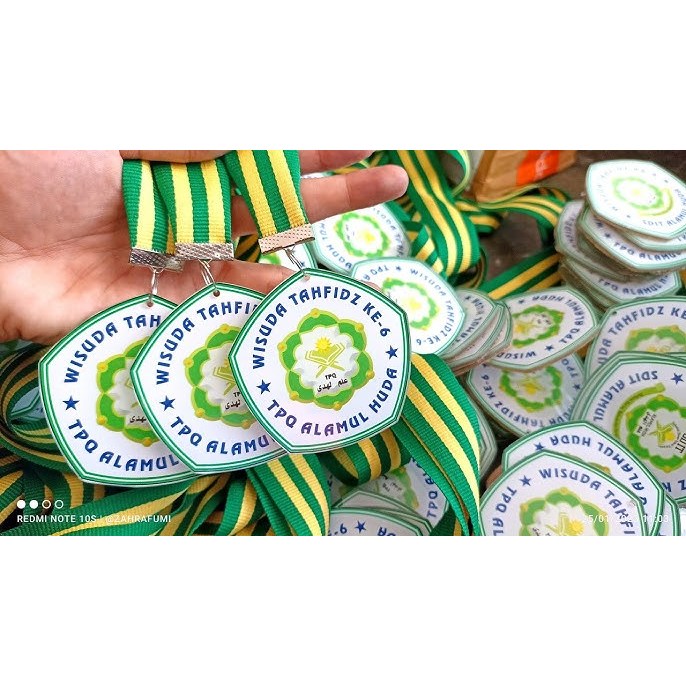 Jual Mendali Wisuda Medali Kelulusan Penghargaan Lomba Kejuaraan ...