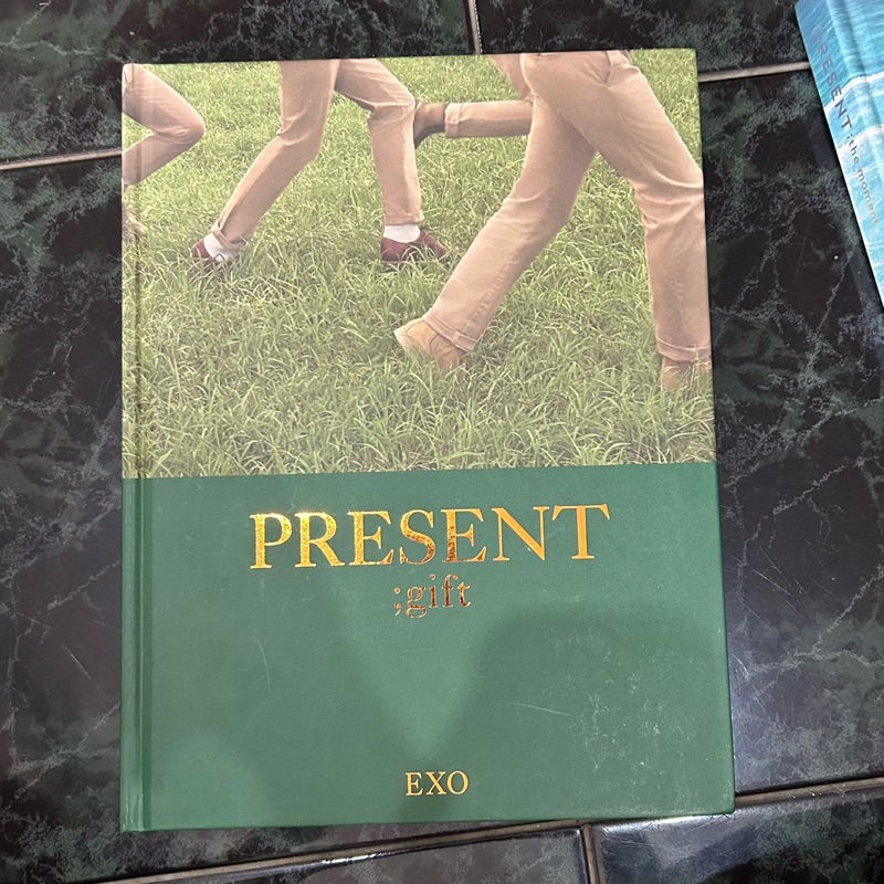 Jual Present gift EXO | Shopee Indonesia