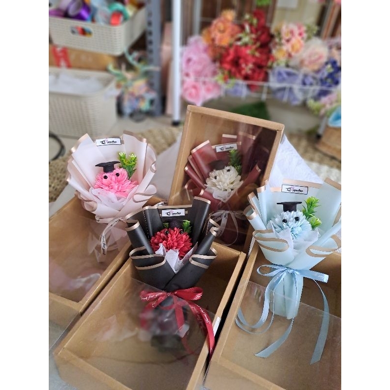 Jual Box buket pompom mini | buketwisuda| bukethariguru | kado | Shopee ...