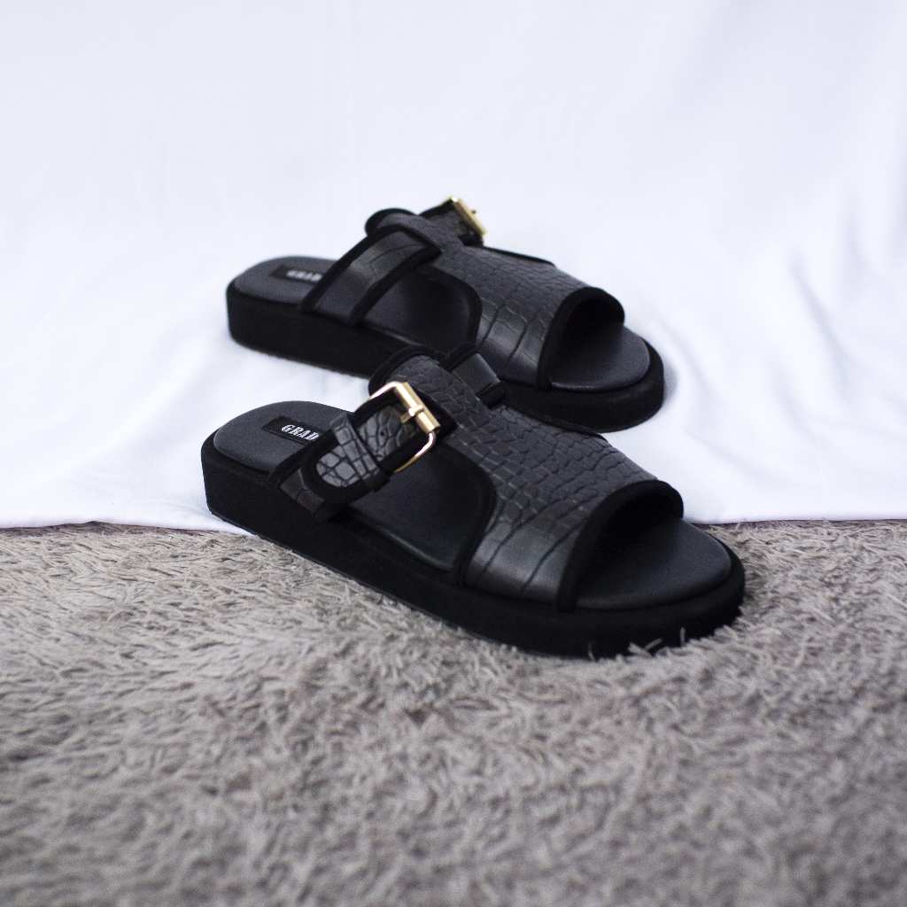 Jual Gradela - BELLA Sandal Tali Platform Wanita Sendal Croco Hitam ...