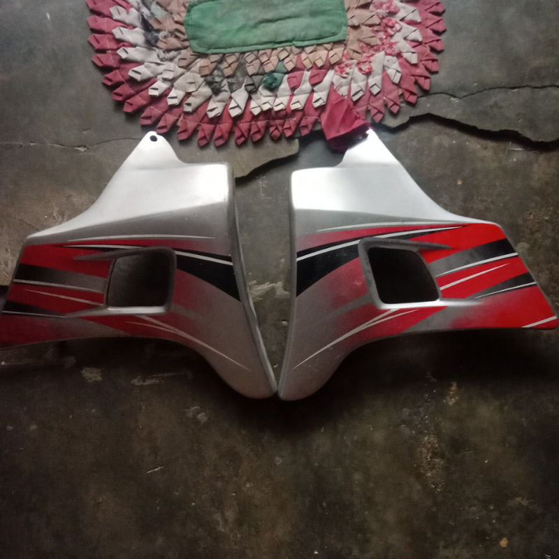 Jual Cover sayap tangki Ninja R old Ninja Kis original bekas pakai ...