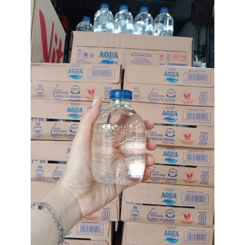 Jual AQUA CUBE 220 ML (24 Botol) sampai hari ini.. | Shopee Indonesia