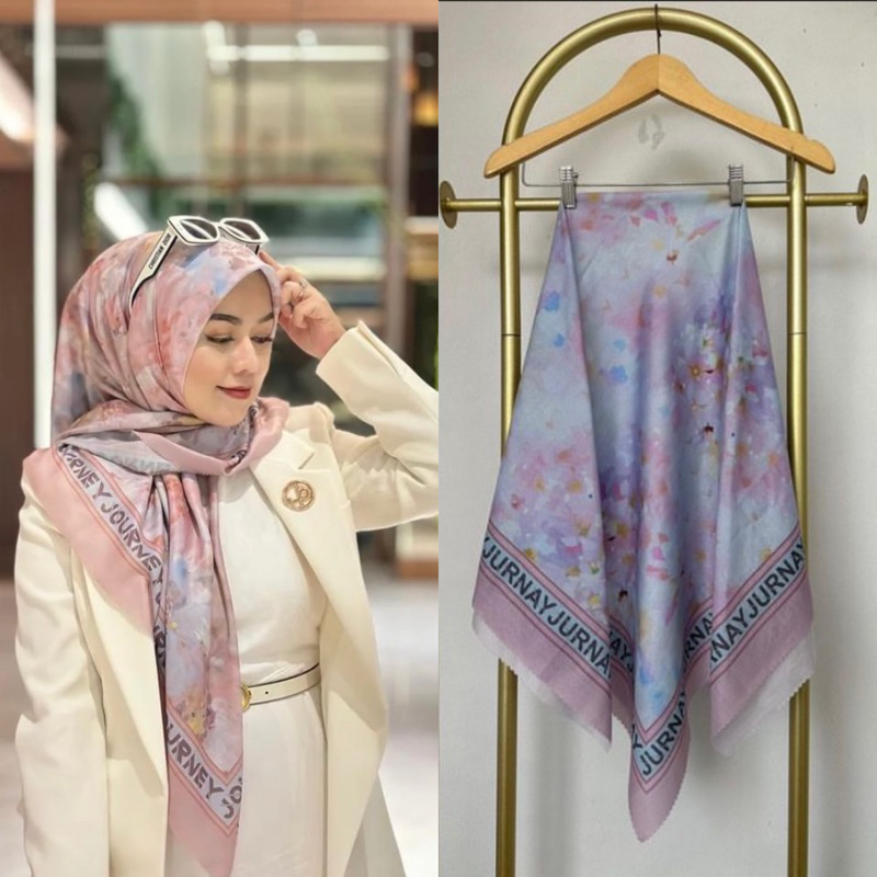 Jual TERLARIS HIJAB SEGIEMPAT VOAL MOTIF BUNGA ADELINE PEACH / Voal Motif Flower Baniescoop ...