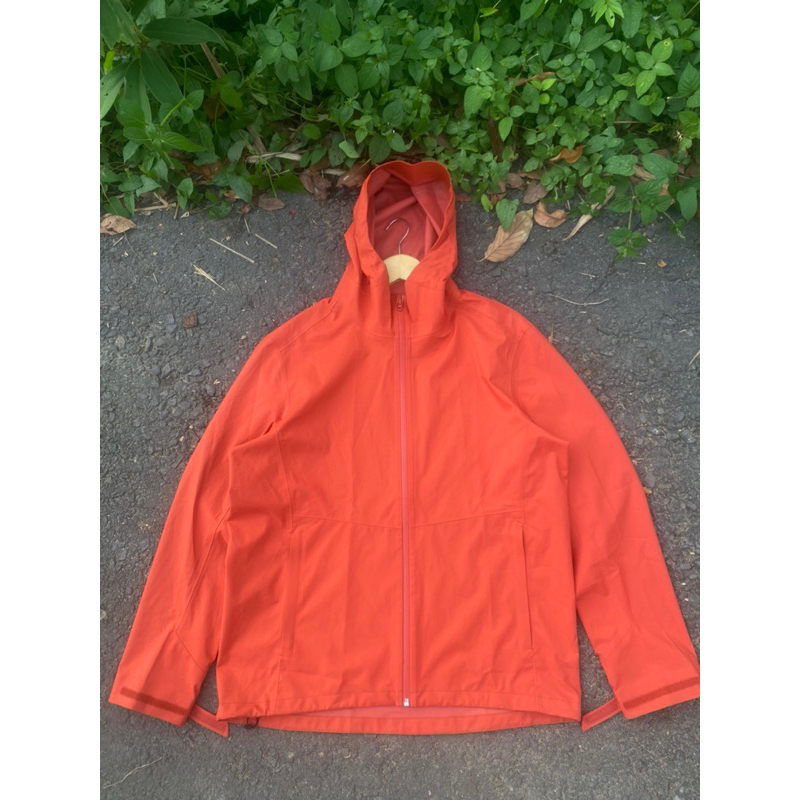 Jual Uniqlo Blocktech jacket | Shopee Indonesia