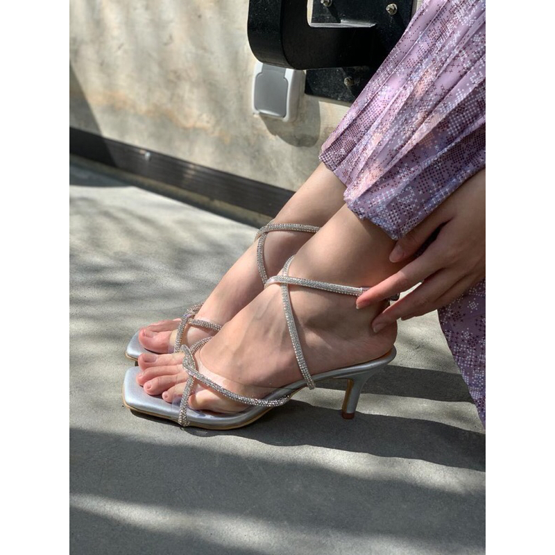 Jual HEELS WISUDA - HEELS LAMARAN - IVY silver | Shopee Indonesia
