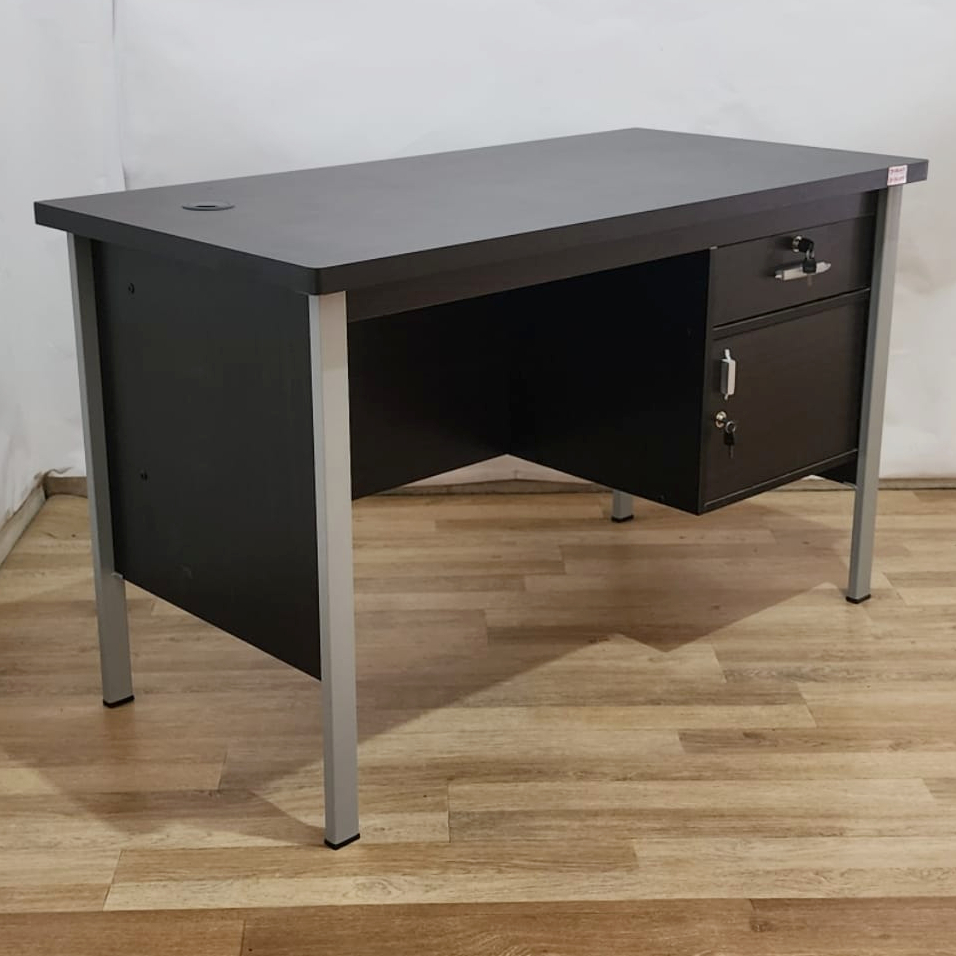 Jual MEJA KOMPUTER BESI MURAH LAKU LARIS DICARI GARANSI MEJA KANTOR ...