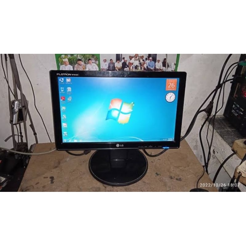 Jual lcd monitor 16 inch wide kondisi normal | Shopee Indonesia