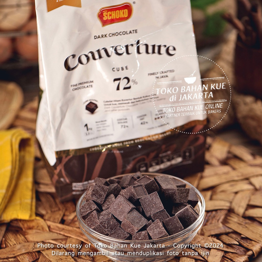 Jual Schoko Couverture Dark Cokelat CUBE 72% 100gr Chocolate Baking ...