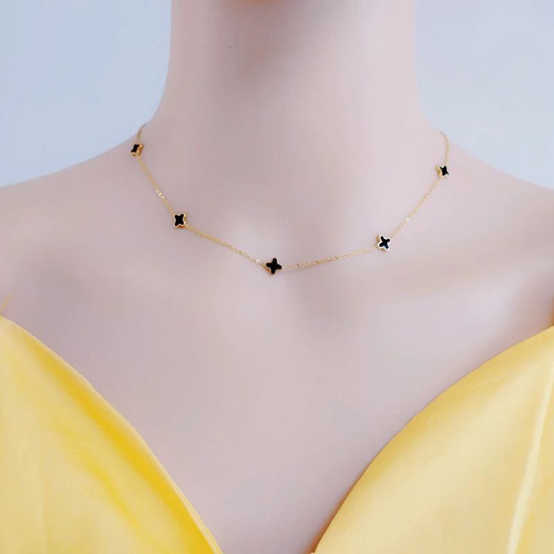 Jual Kalung Titanium Wanita Daun Bunga Clover Terlaris/Kalung Wanita ...