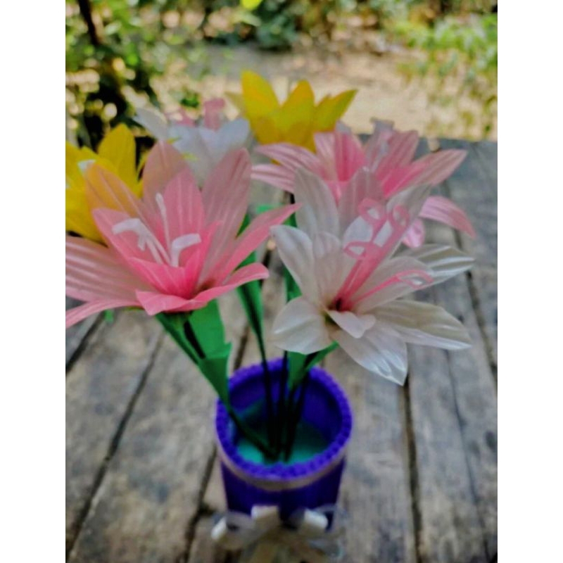 Jual bunga dan potnya bunga plastik sedotan isi bunga 7 tangkai ...