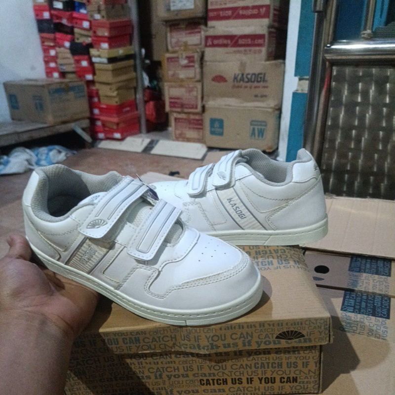 Jual SEPATU KASOGI TROPY JR PUTIH | Shopee Indonesia