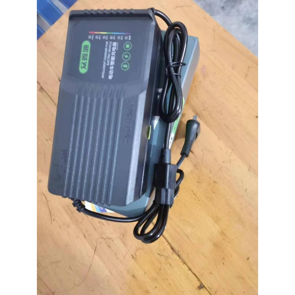 Jual charger sepeda listrik /Charger Sepeda Listrik 48V 12AH / Universal Charger Motor Listrik ...