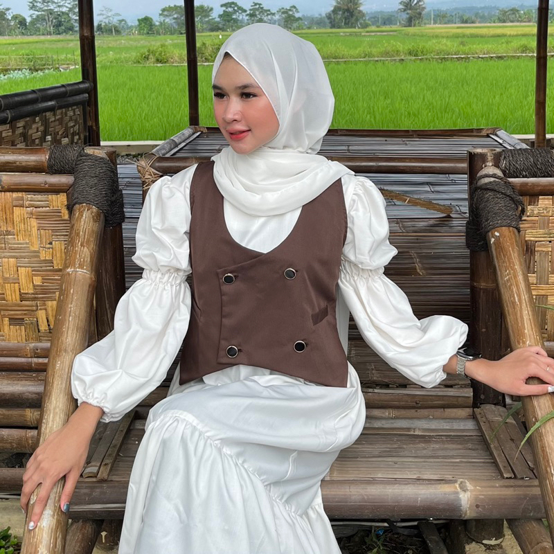 Jual Callie Vest | Vintage Vest | Cottagecore Vest | Shopee Indonesia