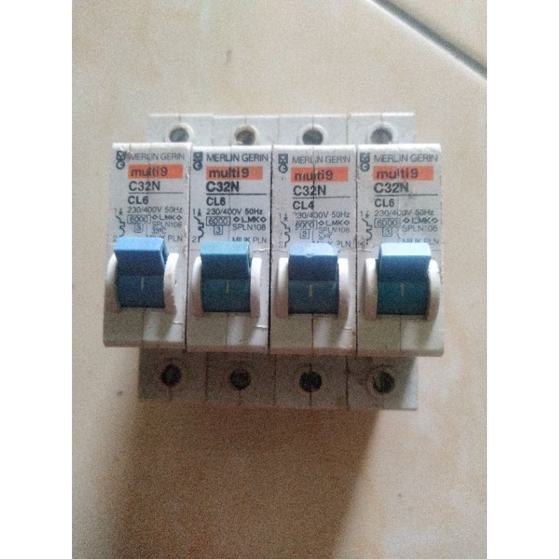 Jual MCB 1p Merlin gerin & Abb kepala biru | Shopee Indonesia