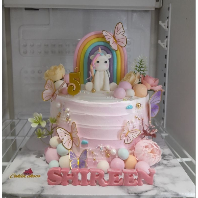 Jual cake birthday unicorn rainbow / kue ultah Custom cake unicorn ...