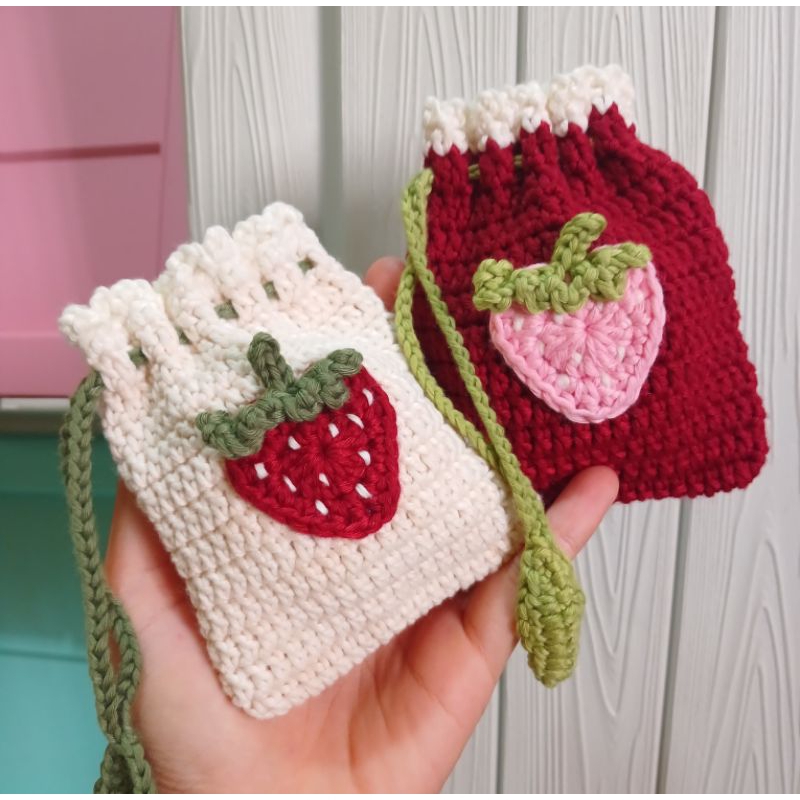 Jual Strawberry Crochet Pouch/ Pouch Rajut Strawberry | Shopee Indonesia