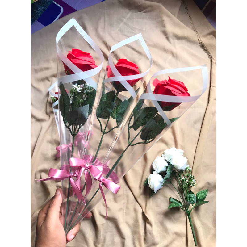 Jual Buket mawar setangkai transparan low budget mika tebal buket bunga ...