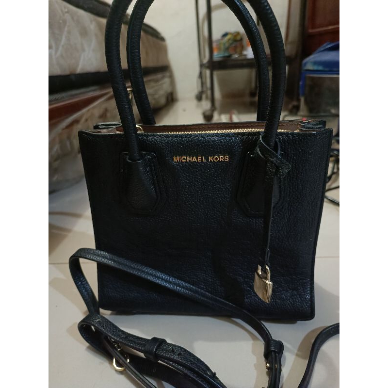 Jual tas michael kors mercer black original with price tag | Shopee ...
