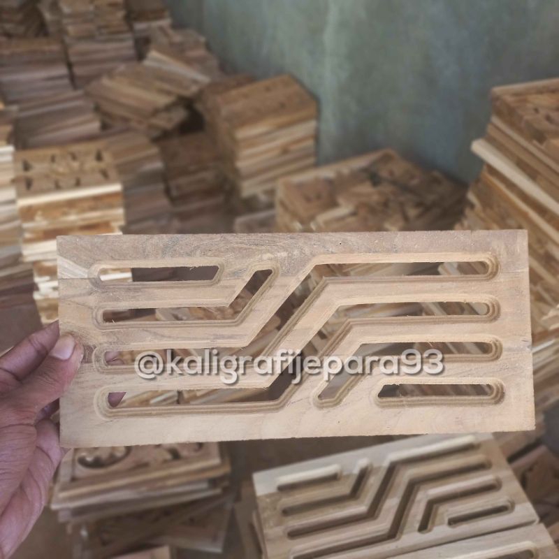 Jual Roster Kayu Jati Ukir, Loster Ventilasi Kayu Jati Motif Ukiran ...