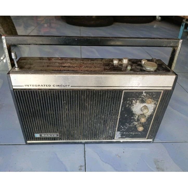 Jual radio transistor sanyo jadul antik | Shopee Indonesia