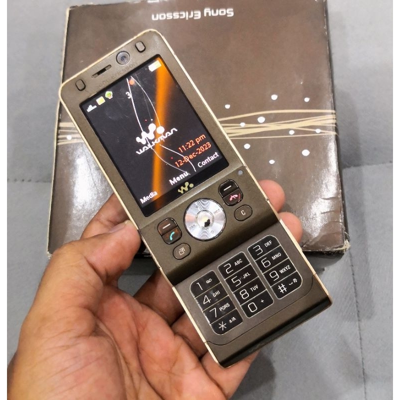 Jual Hp jadul Sony Ericsson Walkman W910 Hp langka hp unik normal original no motorola v3 v3i n ...