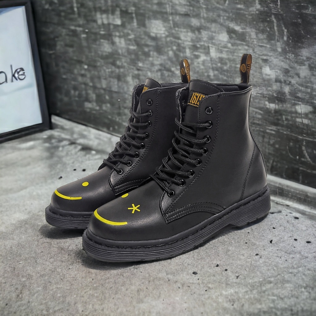 Jual Sepatu Boots Dockmart Terbaru Hard Motion 1619 smile Hitam Sepatu ...