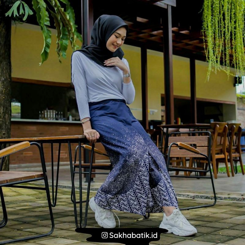 Jual SARUNG BATIK INDONESIA / BATIK ASHIMA INARA / SARUNG BATIK WANITA ...