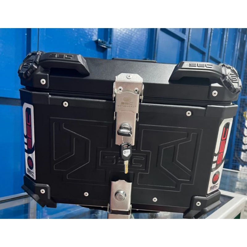 Jual Box belakang motor sec stike Force universal 45 liter top box ...