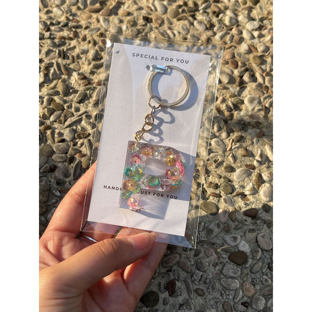 Jual Alphabet Letter Keychain Resin Gantungan Kunci Huruf Ganci Custom ...