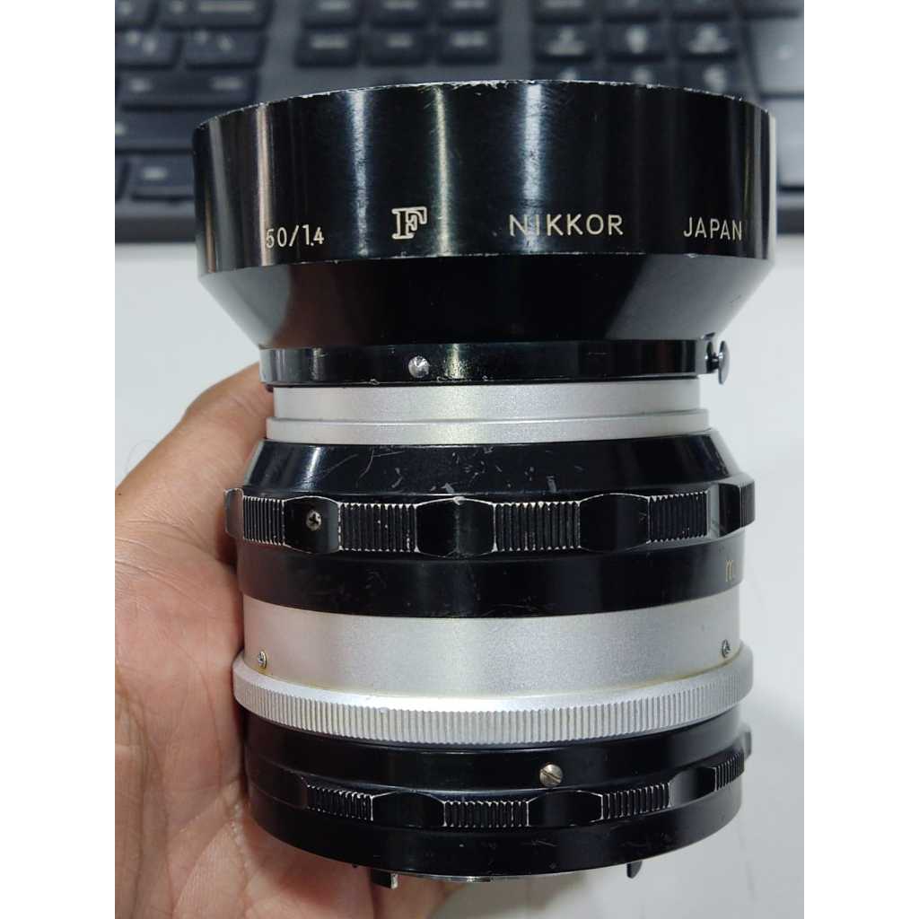Jual Lensa Manual Nikon Nikkor-S Nippon Kogaku 50mm f1.4 Pre Ai + hood ...
