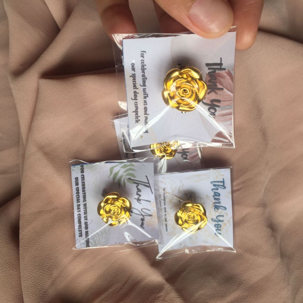 Jual Souvenir bros/pin bunga mawar warna gold | Shopee Indonesia
