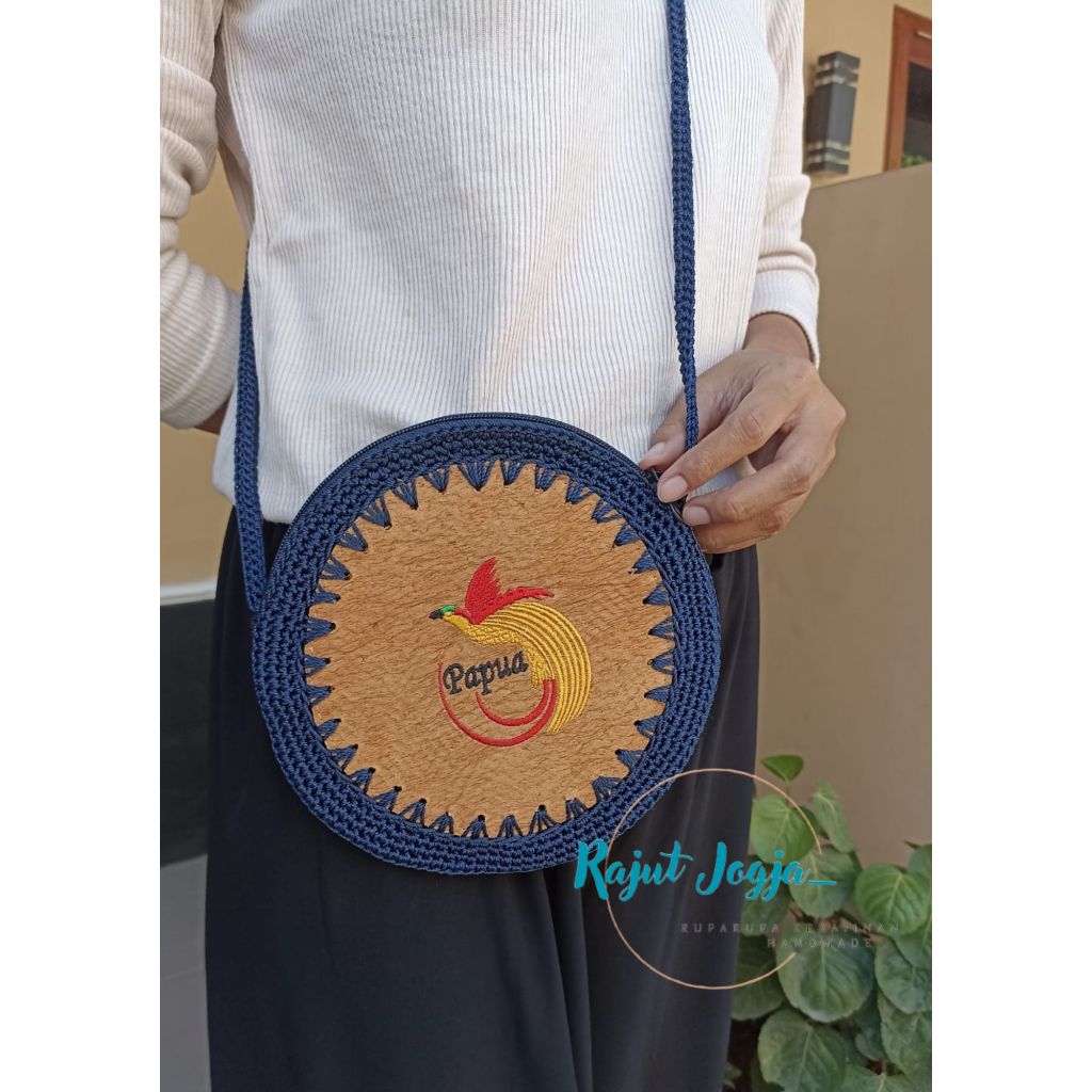 Jual Tas papua selempang bulat, Tas selempang unik wanita, tas cantik ...