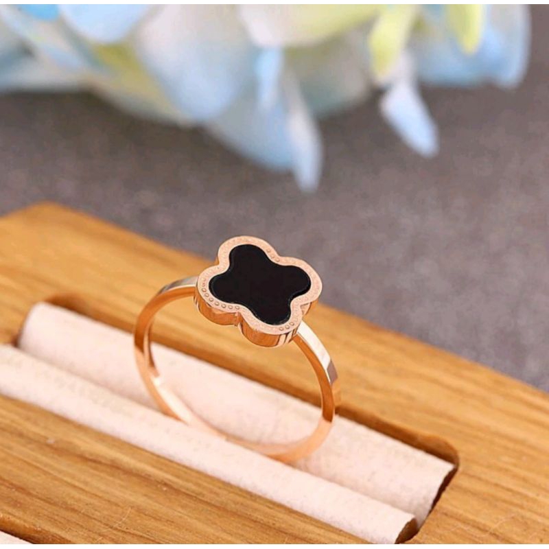 Jual Cincin Titanium Clover Anti Karatan Fashion Cewek Korea | Shopee ...