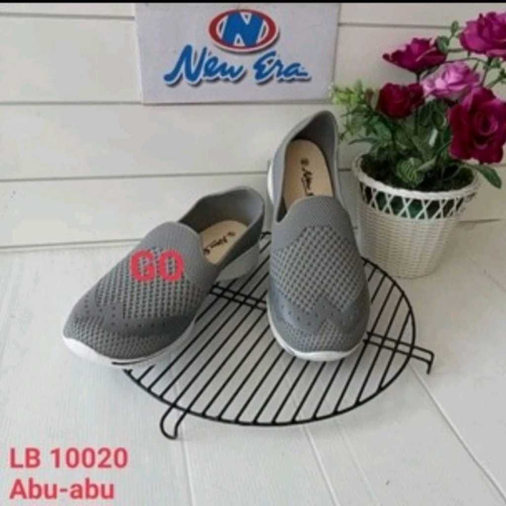 Jual gos ATT AFL 527 & NEW ERA LB 10020 Sepatu Slip On Wanita Abstrak ...