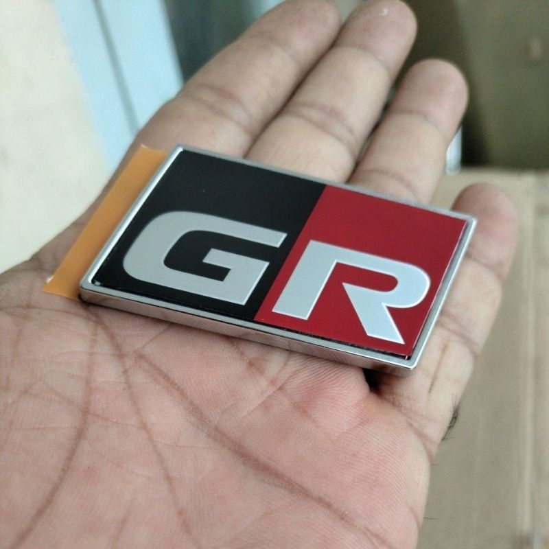 Jual emblem logo GR grill depan Fortuner yaris rush Agya raize original ...