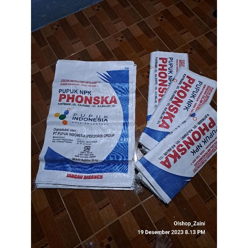 Jual 10 Karung plastik BARU PHONSKA, tebal 56x90 cm muat 50 kg gabah ...