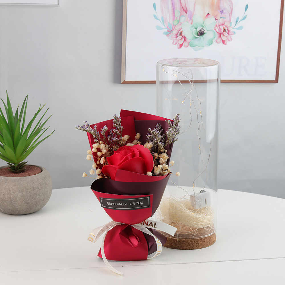 Jual Gift Box Bunga Mawar / Bunga Mawar Dekorasi / Kado Pacar Kado Unik ...