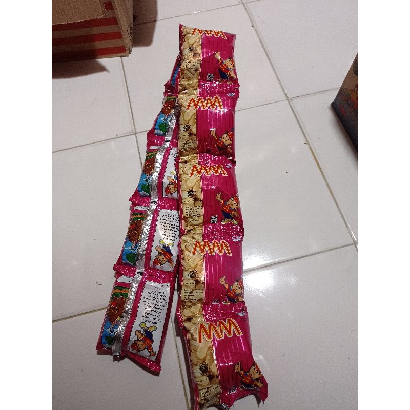 Jual Snack gurih Aloha MM kerupuk bentuk ikan 1 renceng isi 10 pcs ...