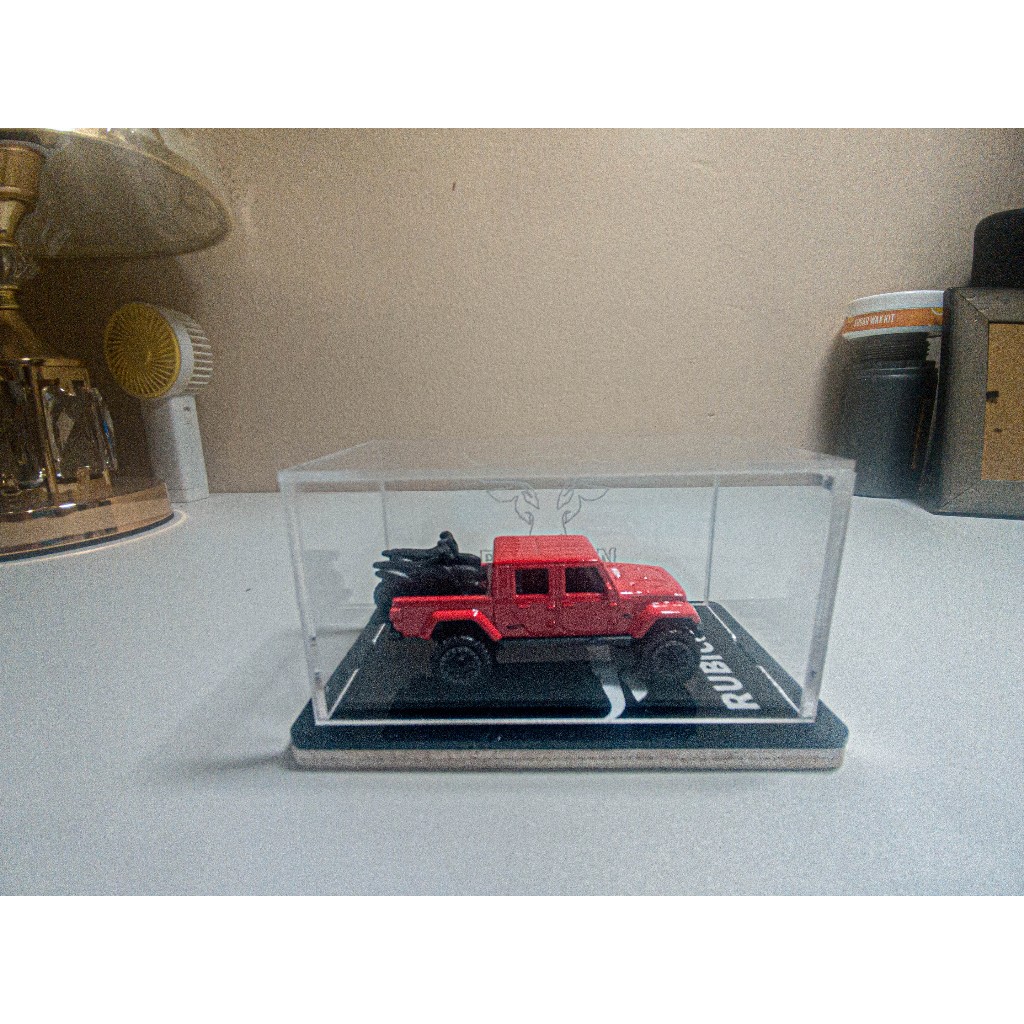 Jual Custom Box Acrylic/Diecast Box mobil akrilik Grafir / custom logo ...