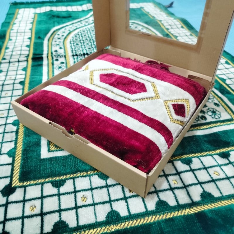 Jual gift box sajadah turki premium tebal/sajadah box wangi ukuran ...
